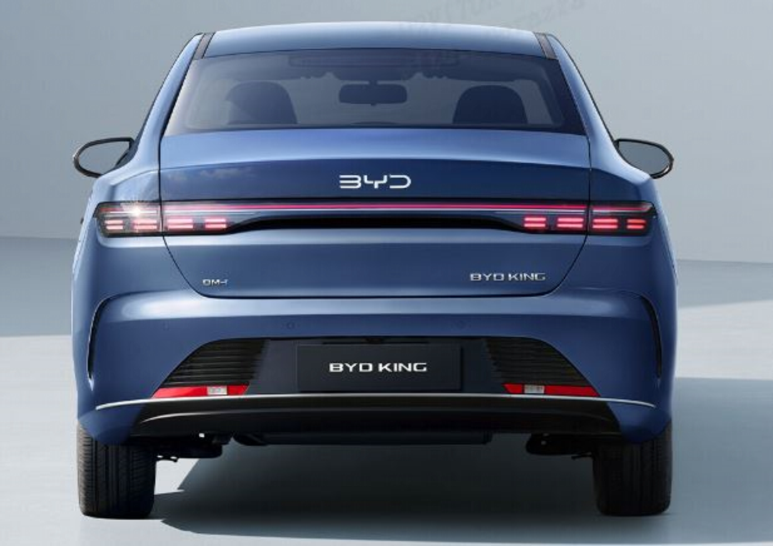 BYD King 2026 tem Adas 2 e custa R$ 24.000 a menos do que o Corolla Hybrid