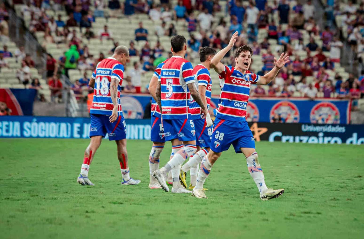Corinthians x Fortaleza: onde assistir, escalações e arbitragem