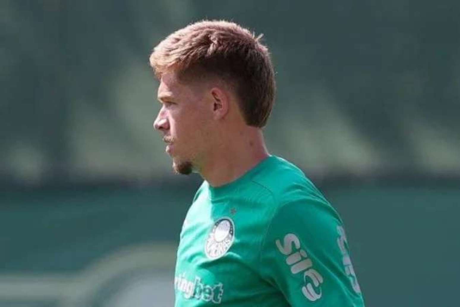 Palmeiras emite nota oficial sobre Bruno Fuchs e Murilo