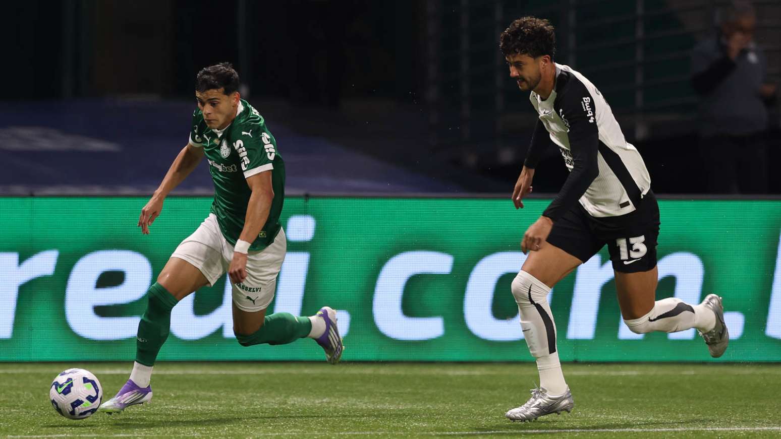 Palmeiras perde para o Corinthians e se despede da Copa do Brasil