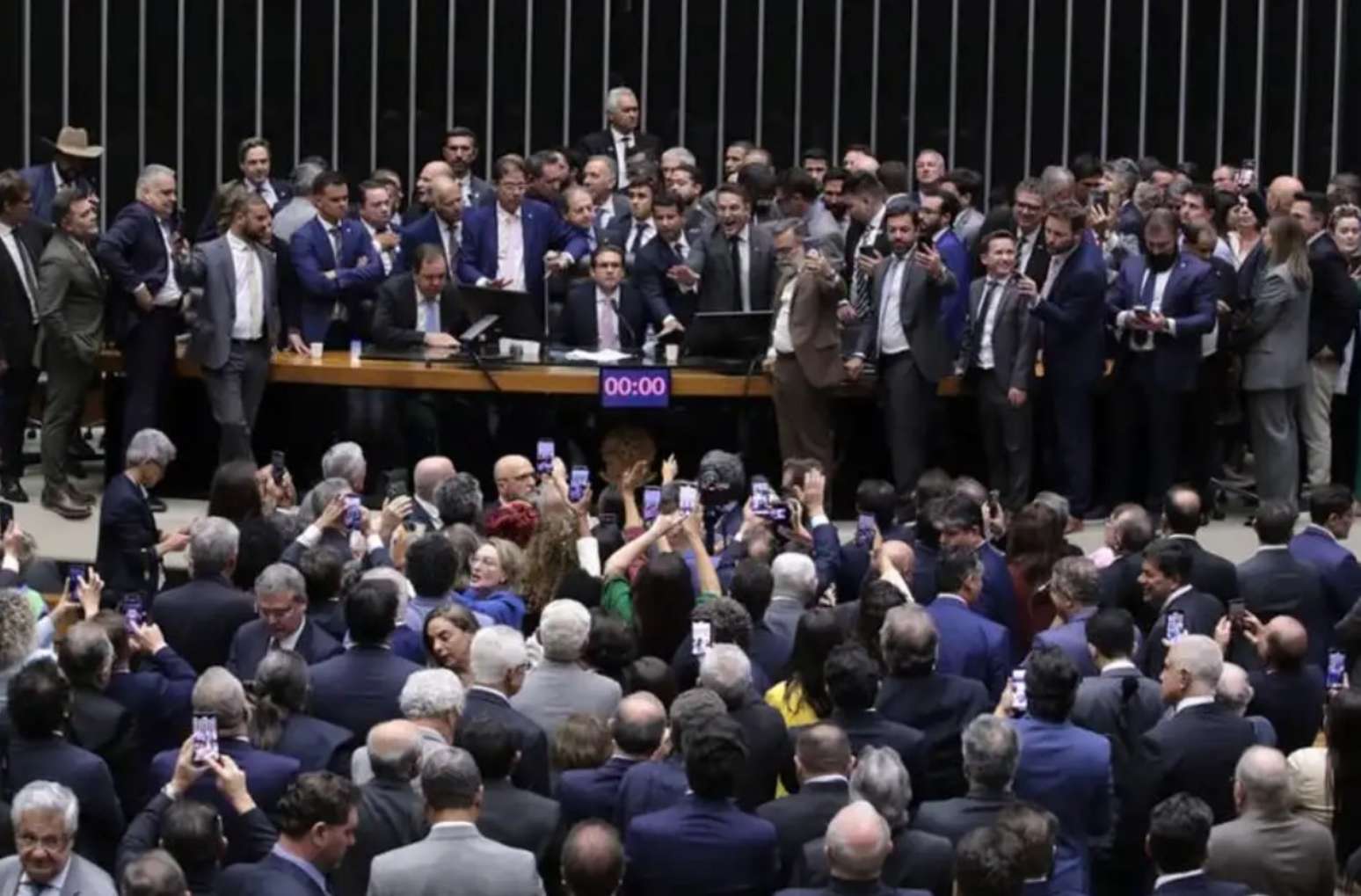 Com dois gaúchos na lista, Motta envia pedido de afastamento de ...