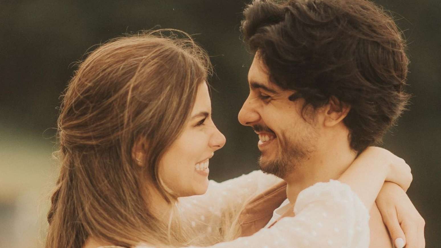 Outro? Ex-'Malhação' que virou pastora está grávida pela terceira vez