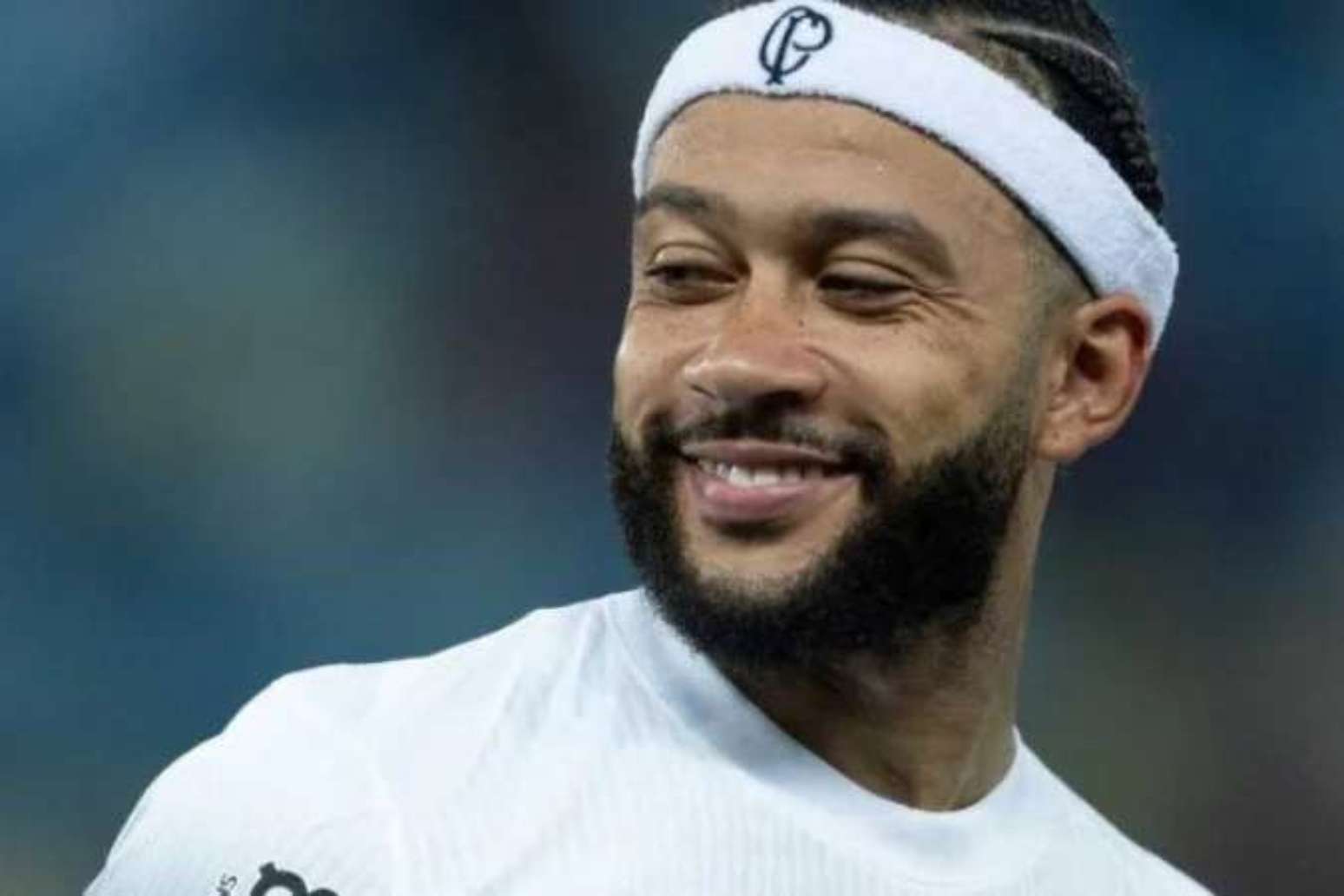 Memphis Depay recebe modelo em hotel de luxo em São Paulo; conheça o ...