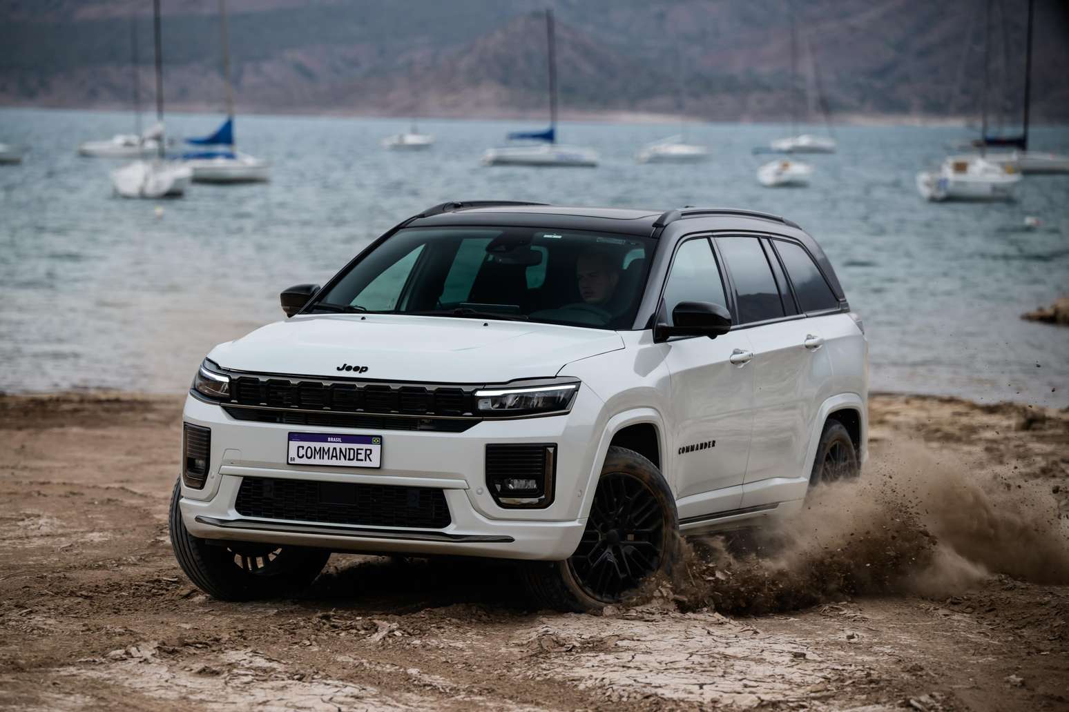 Jeep: descontos de até R$ 24 mil em Renegade, Compass e Commander