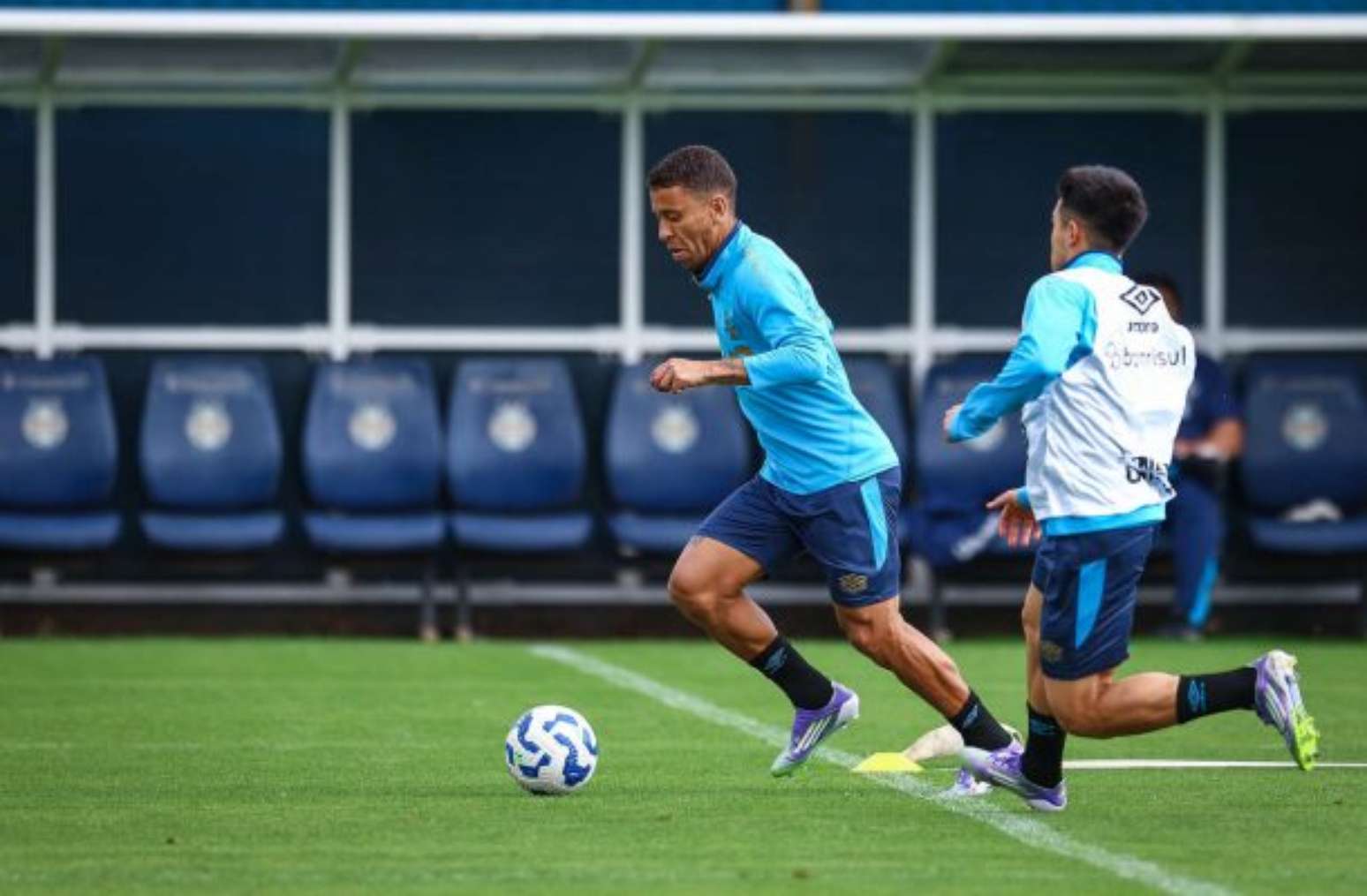 Marcos Rocha faz primeiro treino e já pode ser titular pelo Grêmio