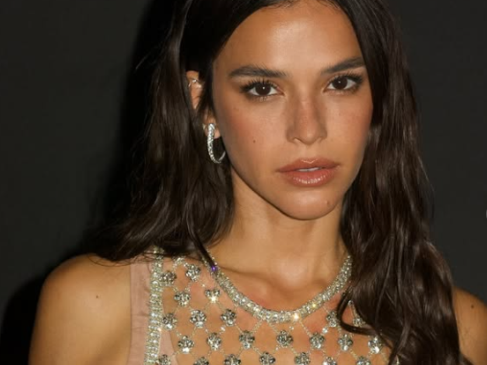 Bruna Marquezine divulga mais registros inéditos do festão de 30 anos