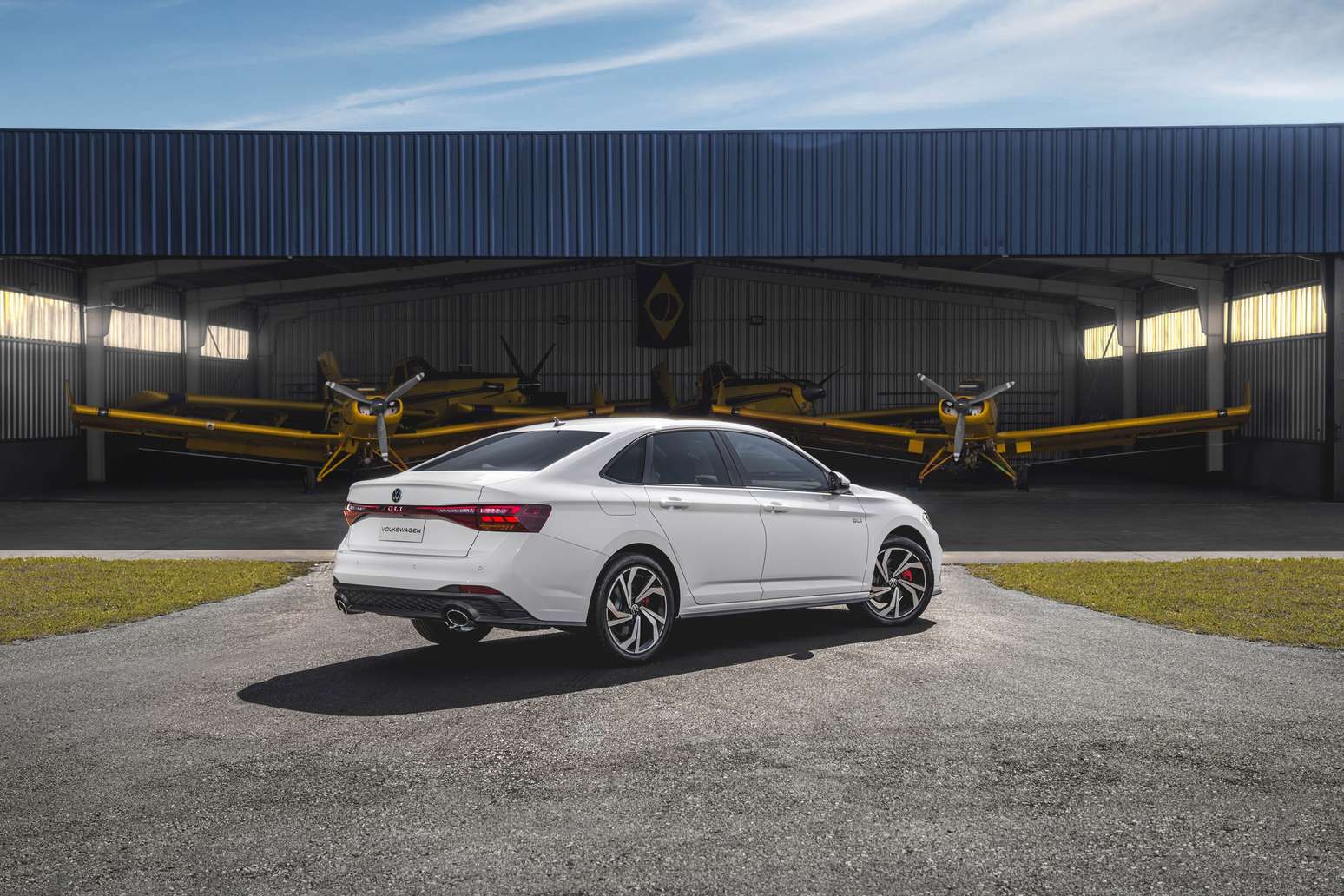 Novo Volkswagen Jetta GLI 2025 chega ao Brasil com 231 cv e preço acima ...