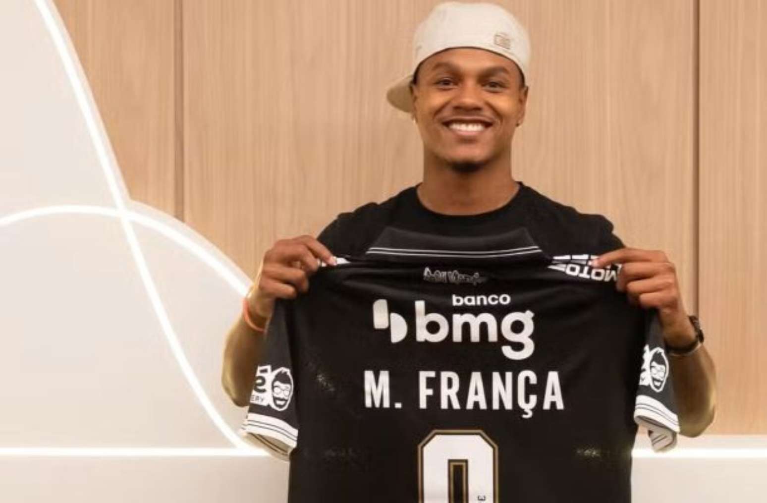 Matheus França é inscrito e pode defender o Vasco