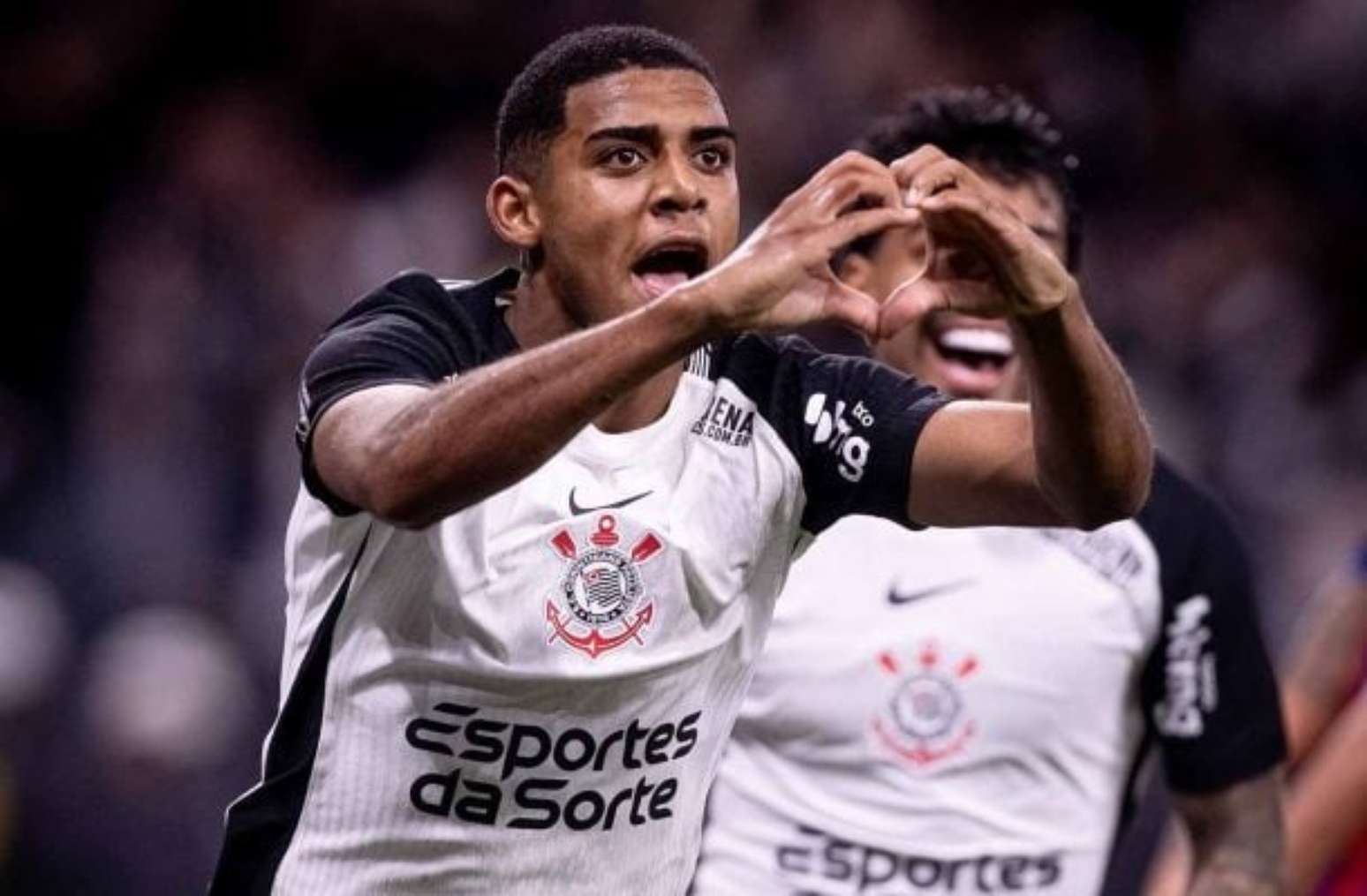 Gui Negão marca e Corinthians larga na frente nas quartas da Copa do Brasil