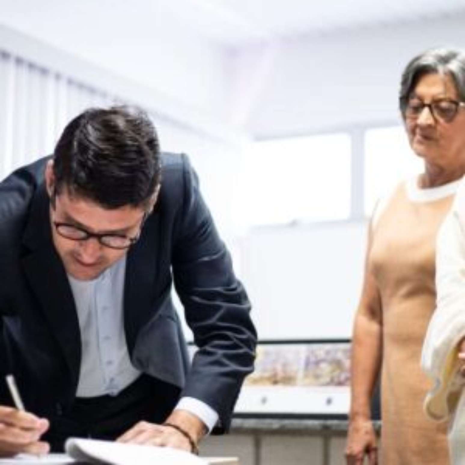 Prefeito Diego Cabral anuncia convênio coma UPE para capacitar jovens no projeto "Voo Tecnológico"