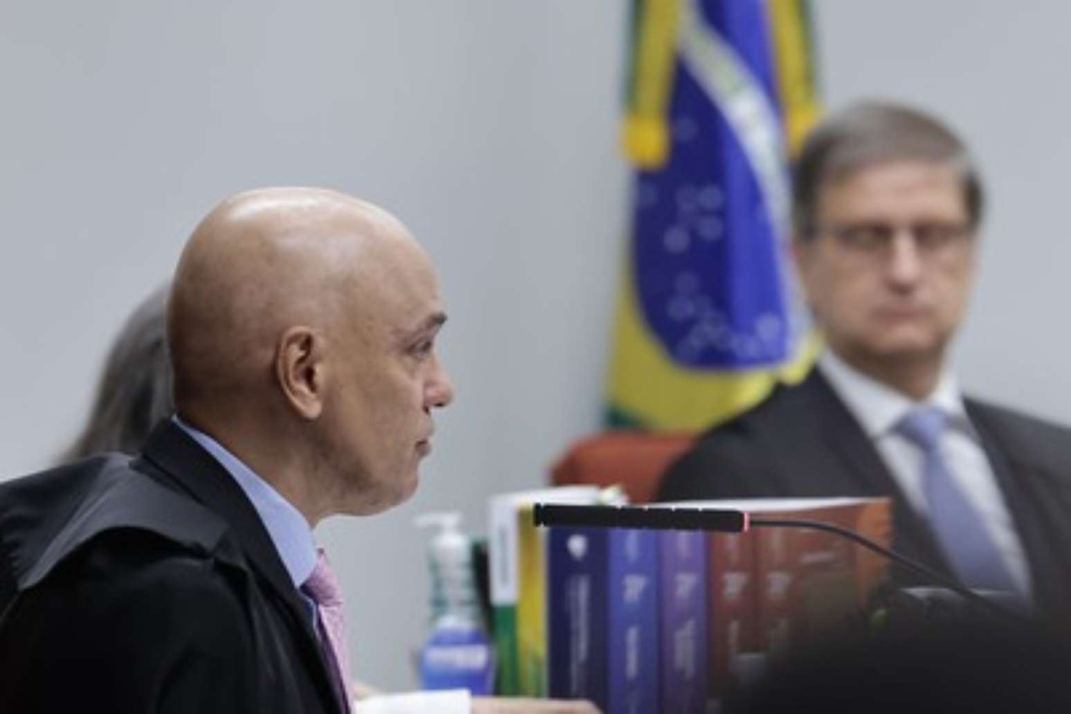 Julgamento da Trama Golpista: Moraes Rebate Defesa de Bolsonaro e Aliados