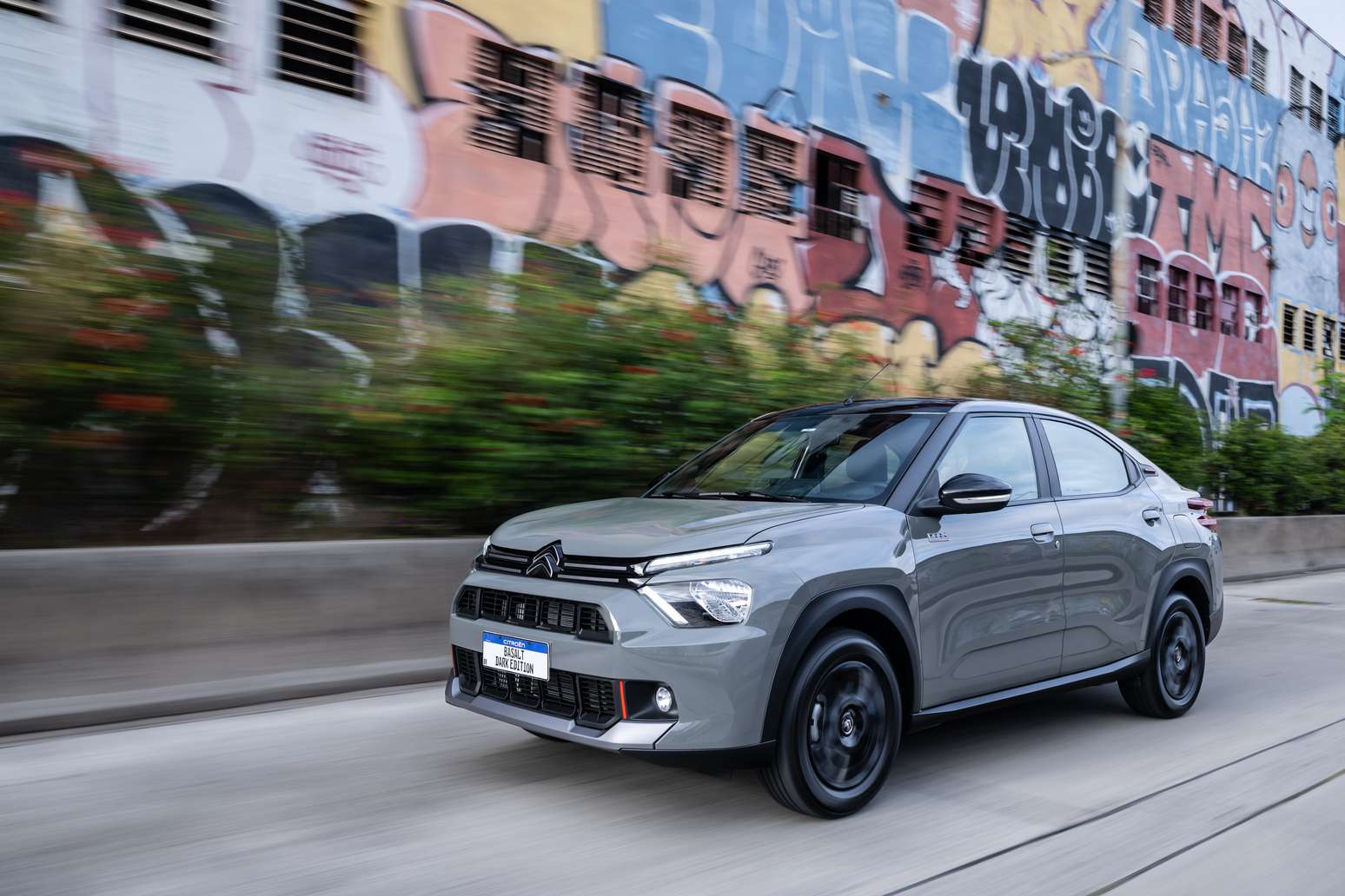 Citroën Basalt Dark Edition traz visual esportivo e preços mais baixos