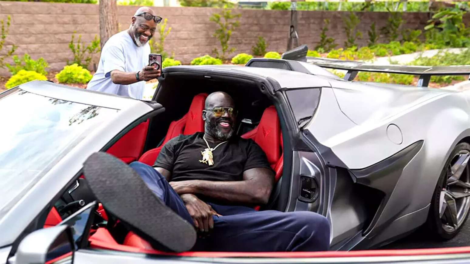 Shaquille O'Neal insistiu em comprar um Corvette Z06 no qual ele não ...