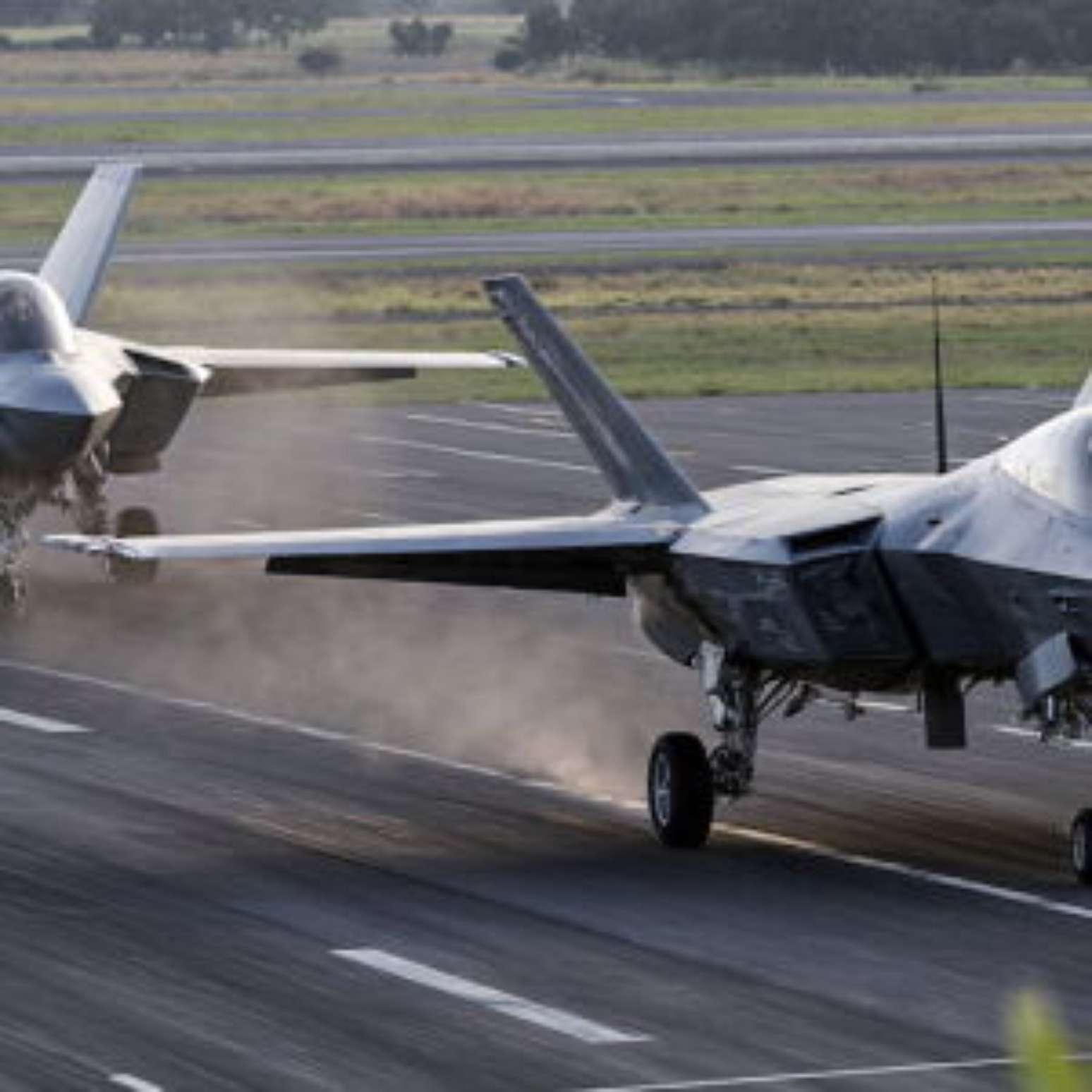 Dez caças F-35 dos EUA pousam em Porto Rico em meio a tensões com Venezuela