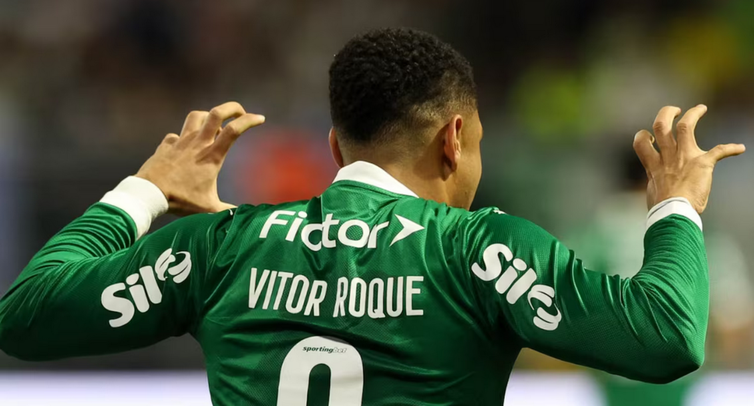Ascensão de Vitor Roque no Palmeiras: Hat-trick e foco mental como pilares