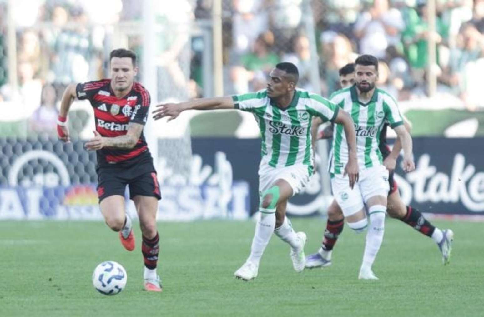 Saúl ressalta saga para jogar pelo Flamengo após nascimento do filho ...
