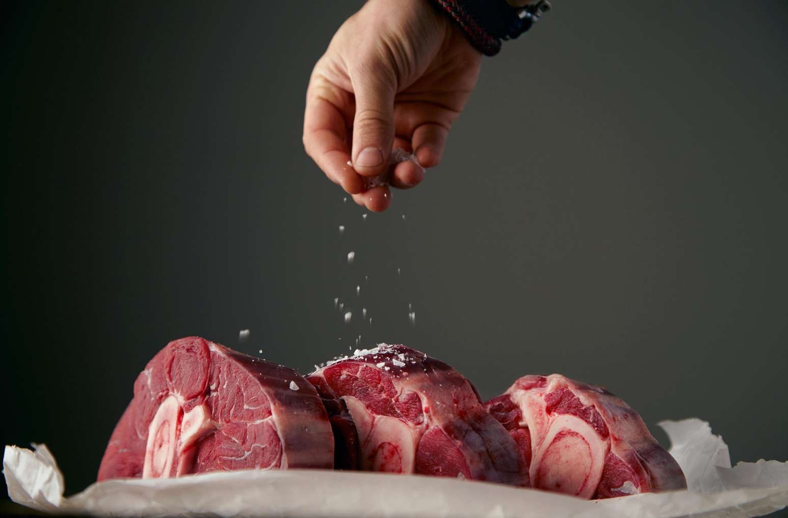 Como descongelar carne rápido sem perder a qualidade