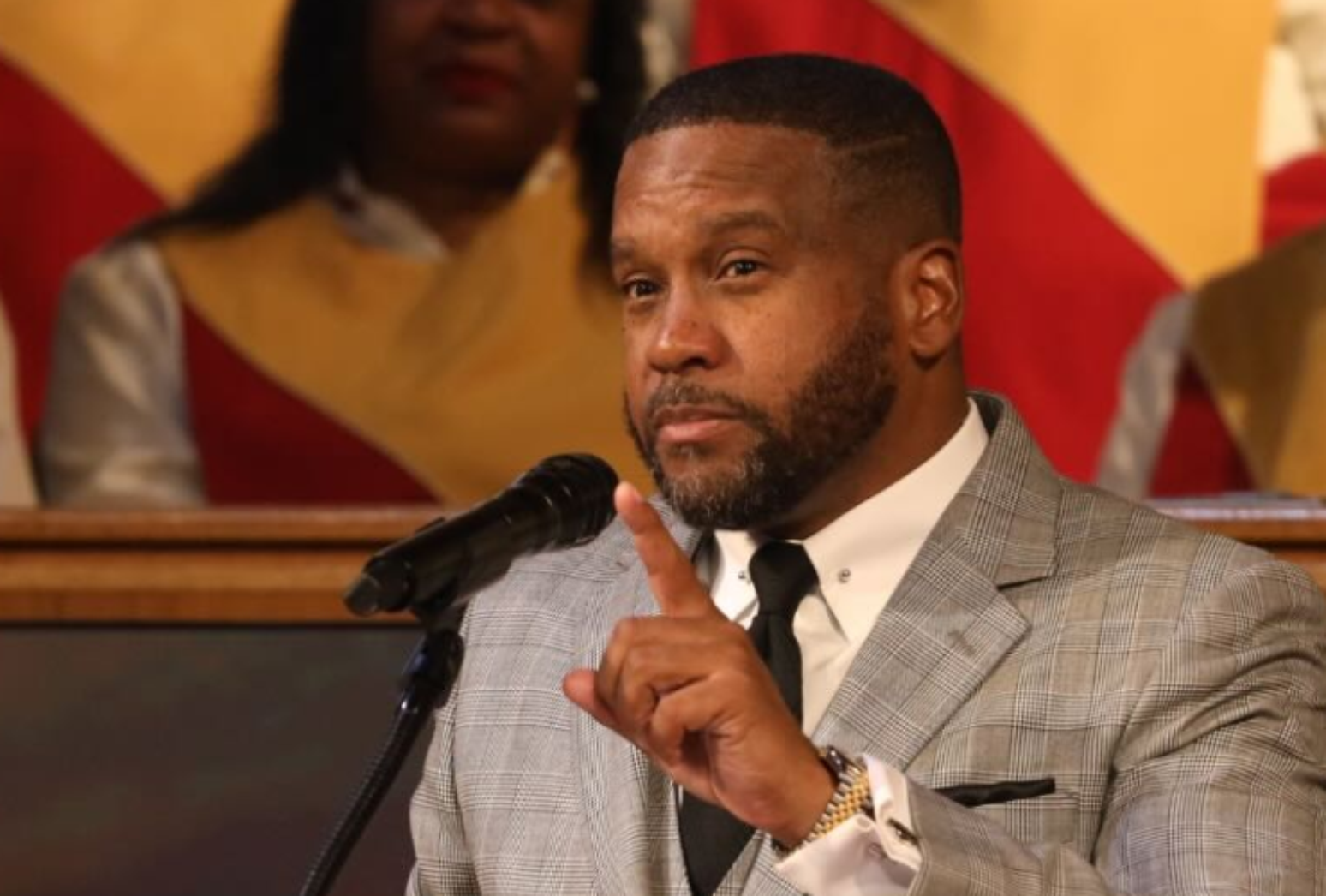 Pastor Critica Homenagens a Charlie Kirk e o Chama de Racista: Entenda