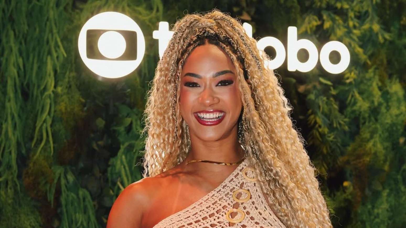 Aline Patriarca brilha pós-The Town e planeja novos passos na carreira