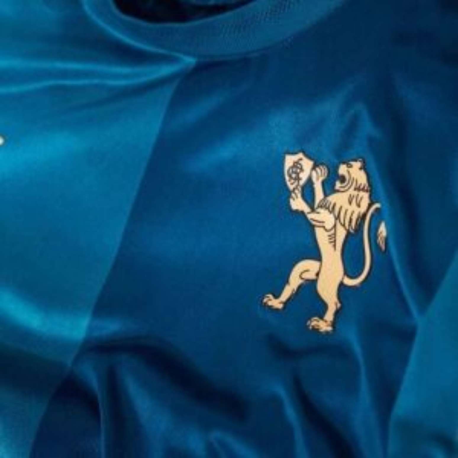 Sport revela uniforme azul em homenagem à bandeira do Recife