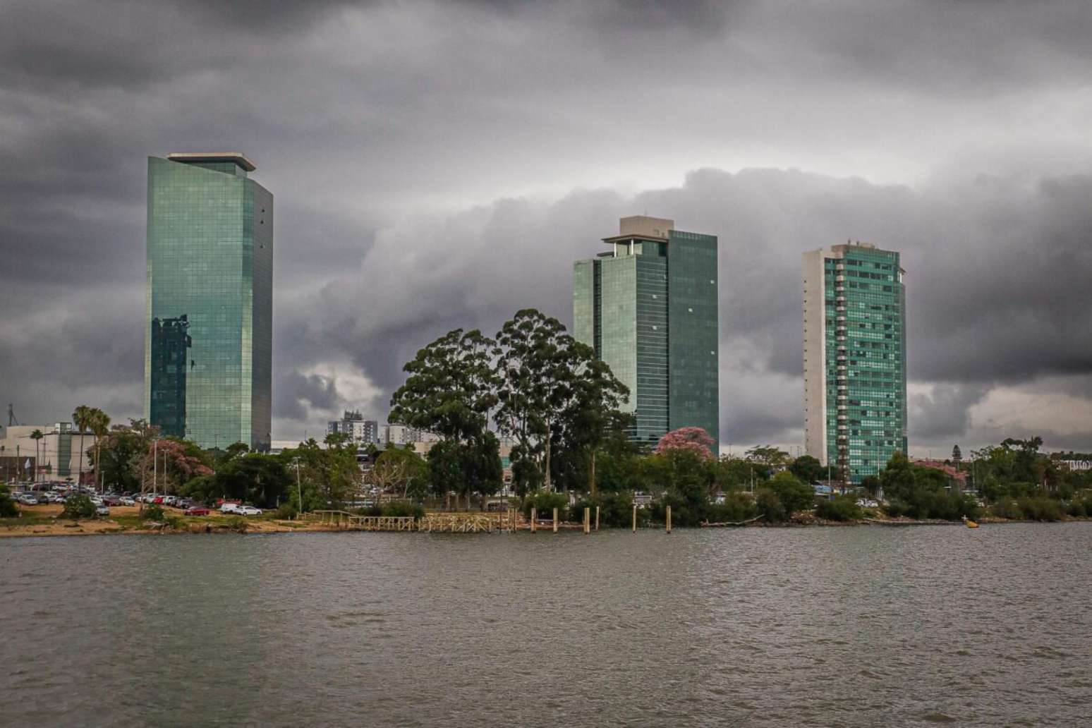 Primavera começa com alerta de temporais, granizo e declínio acentuado ...
