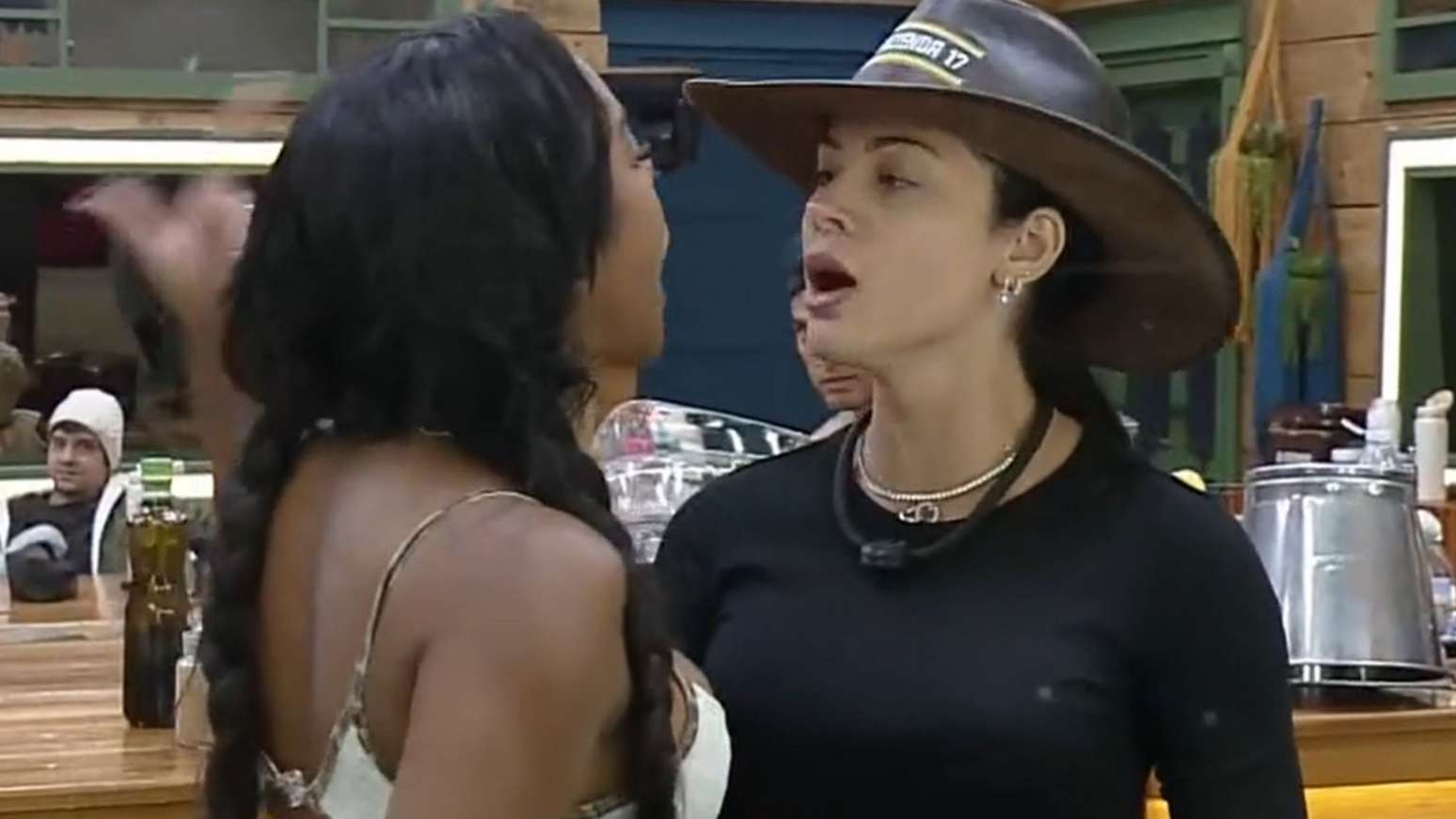 'A Fazenda 17': Equipe de Rayane se pronuncia após Carol Lekker ...