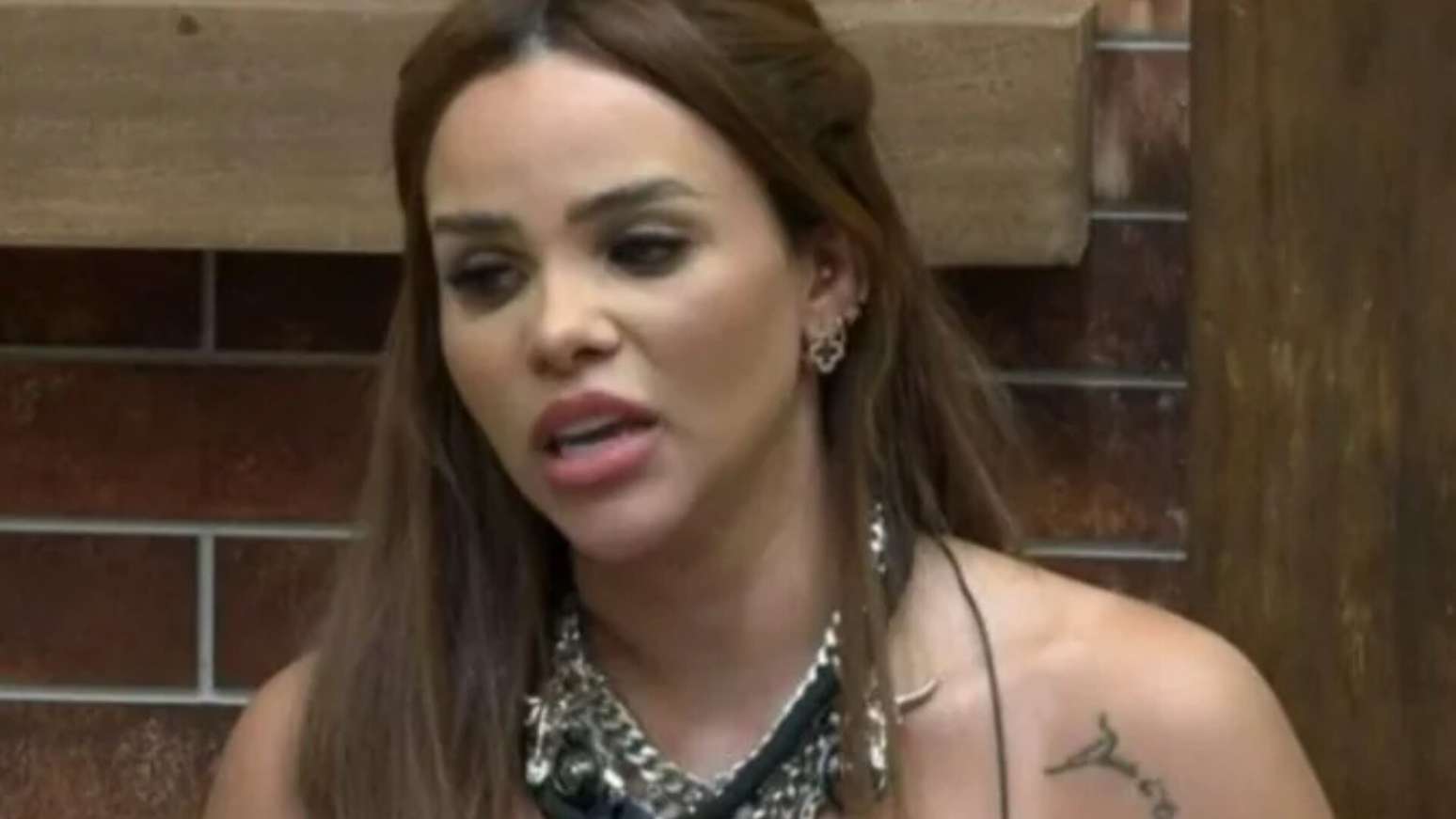'A Fazenda 17': Gabily faz grave ameaça contra famosa e choca o público ...