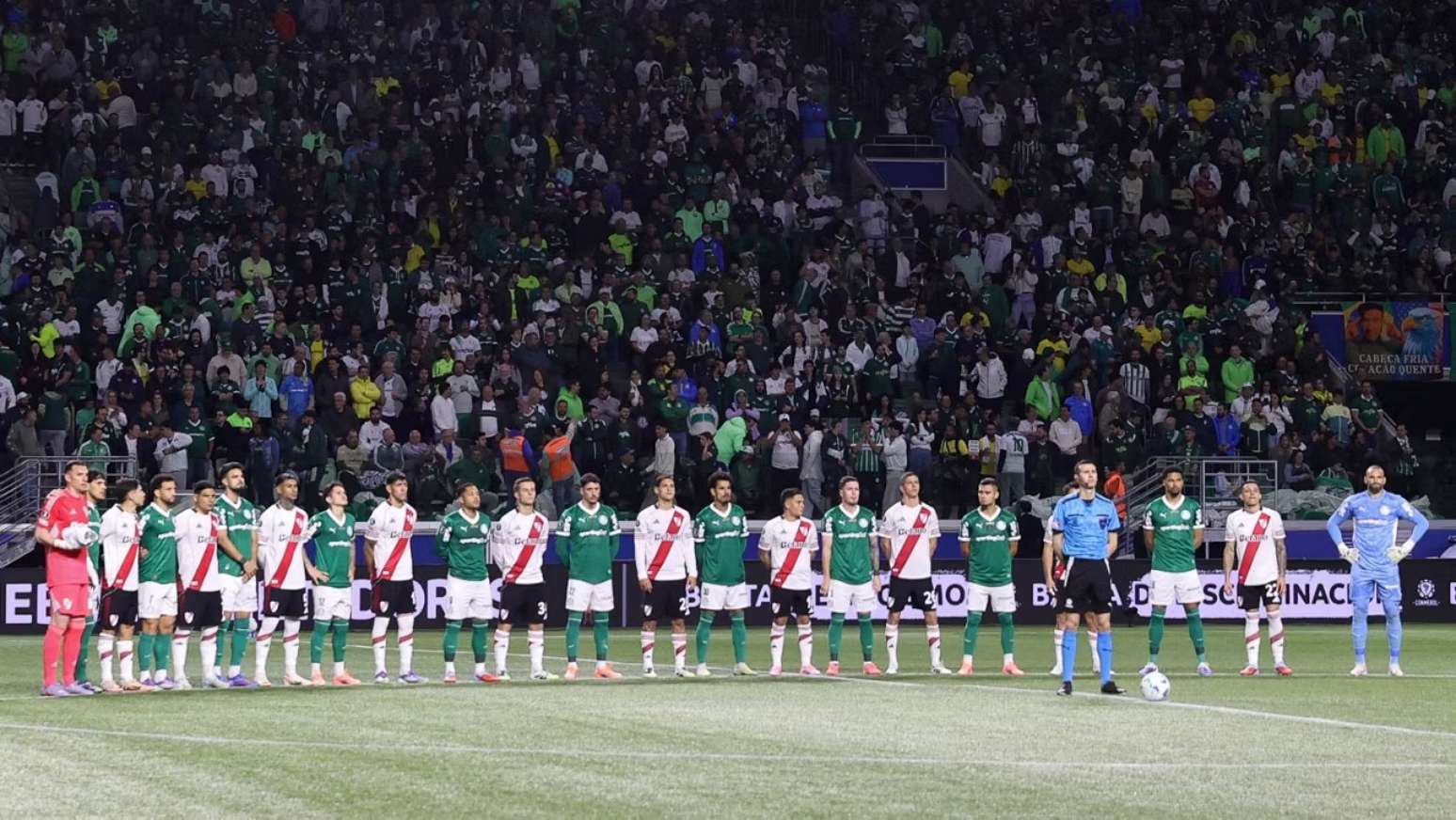 Palmeiras vence de virada e elimina o River Plate da Libertadores