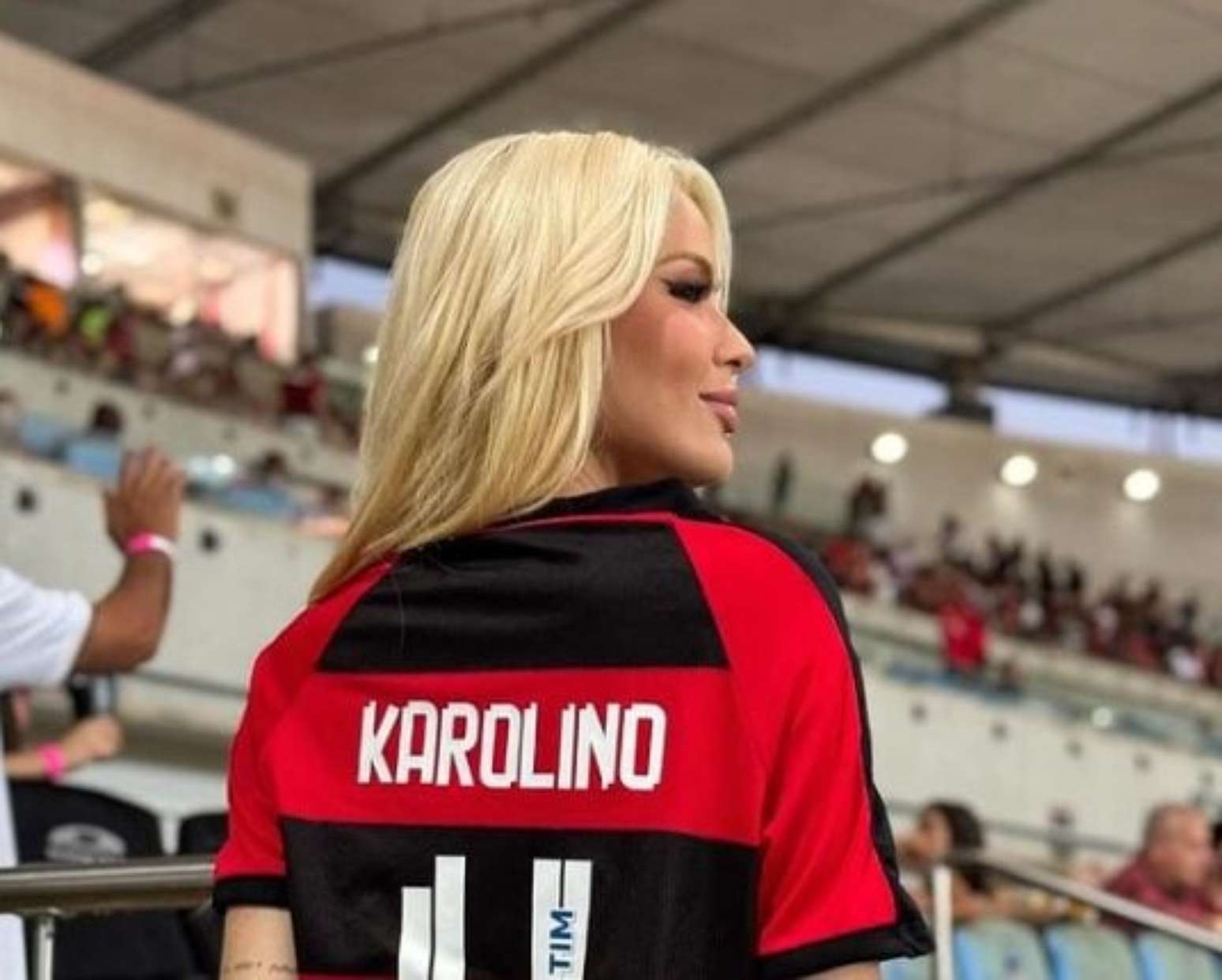 Karoline Lima confirma fim de namoro com Léo Pereira, do Flamengo ...