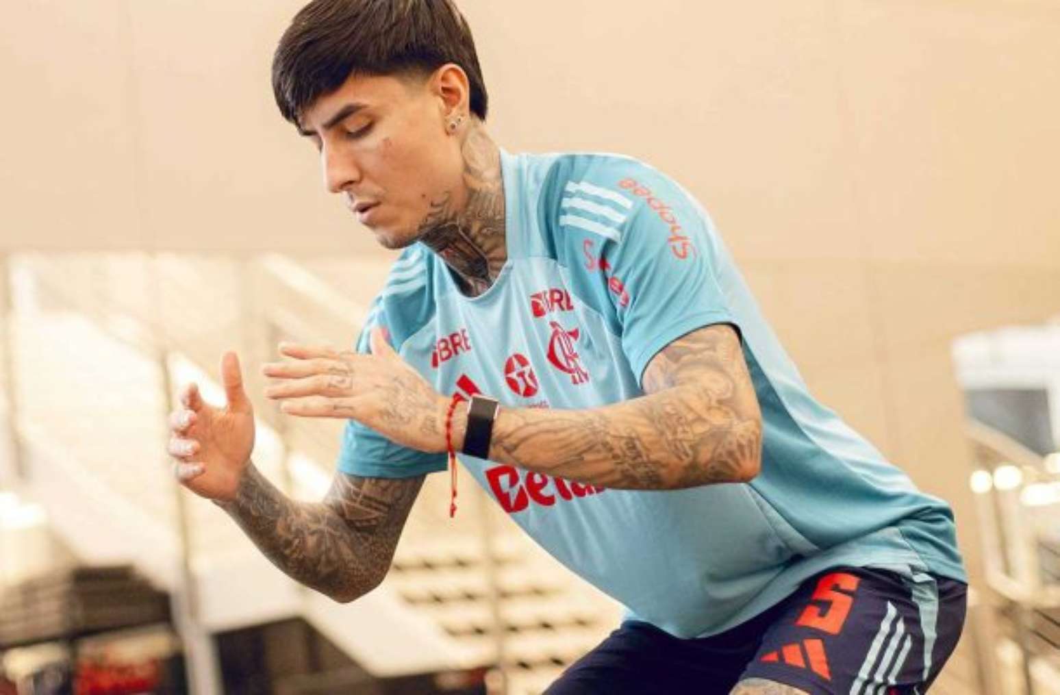 Erick Pulgar inicia nova fase de recuperação e deve voltar após Data Fifa