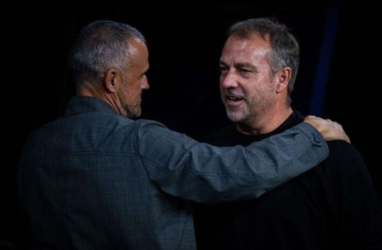 Hansi Flick admite superioridade do PSG em derrota do Barcelona