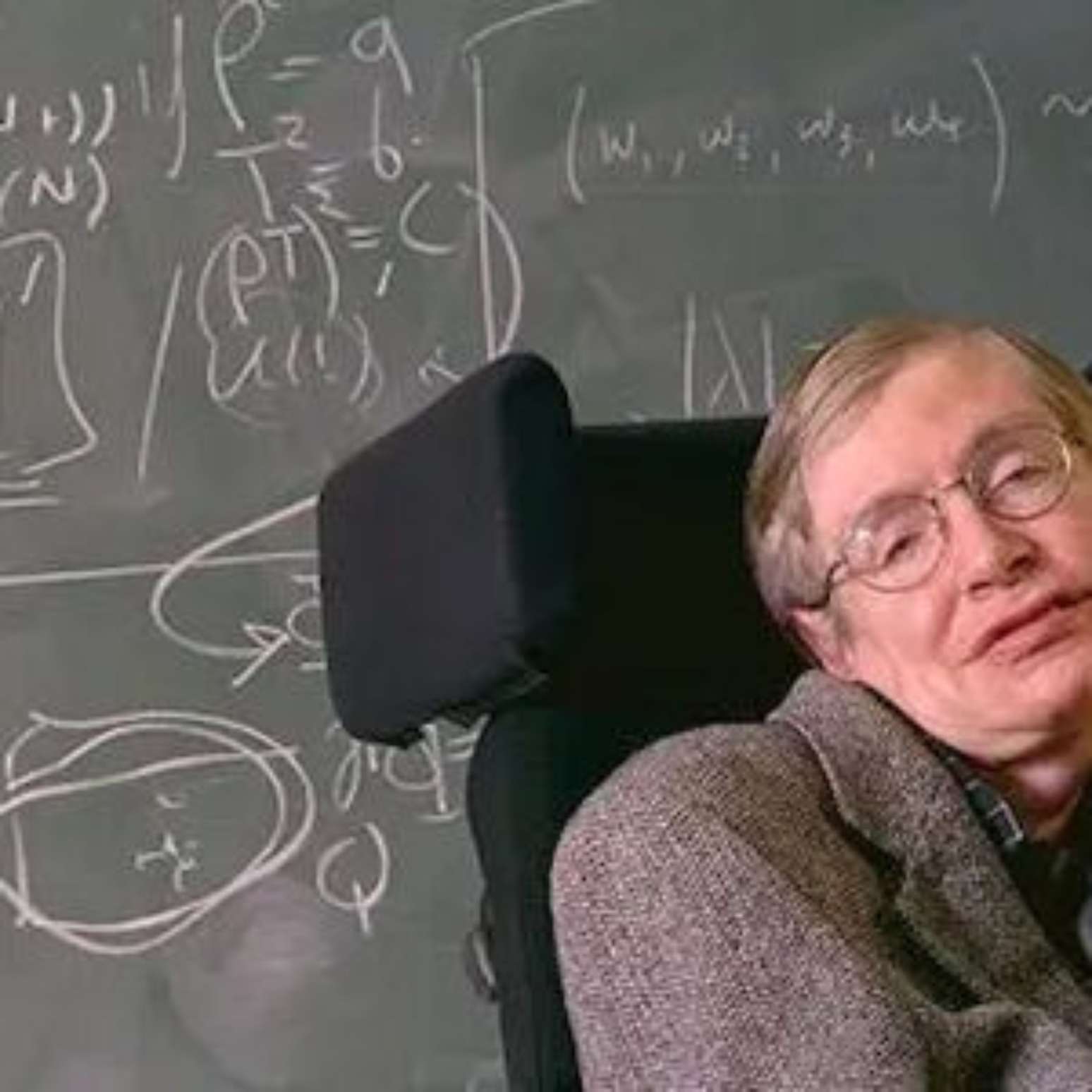 Há 30 anos, Stephen Hawking previu o domínio da IA em 2025 e o futuro ...