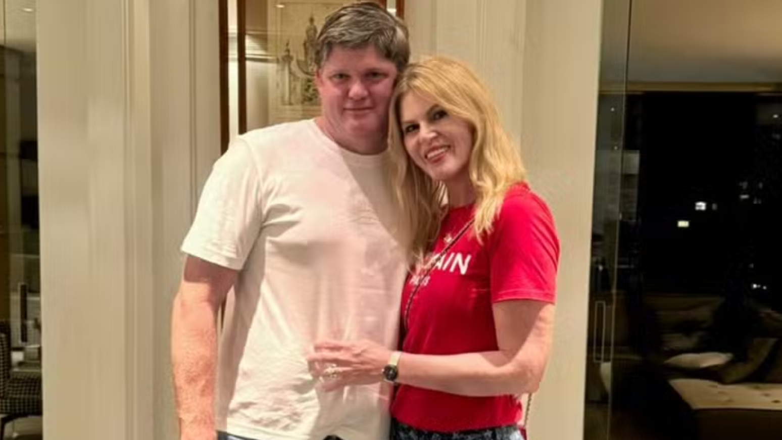 Em tratamento contra o câncer, Val Marchiori se emociona ao rever o ...