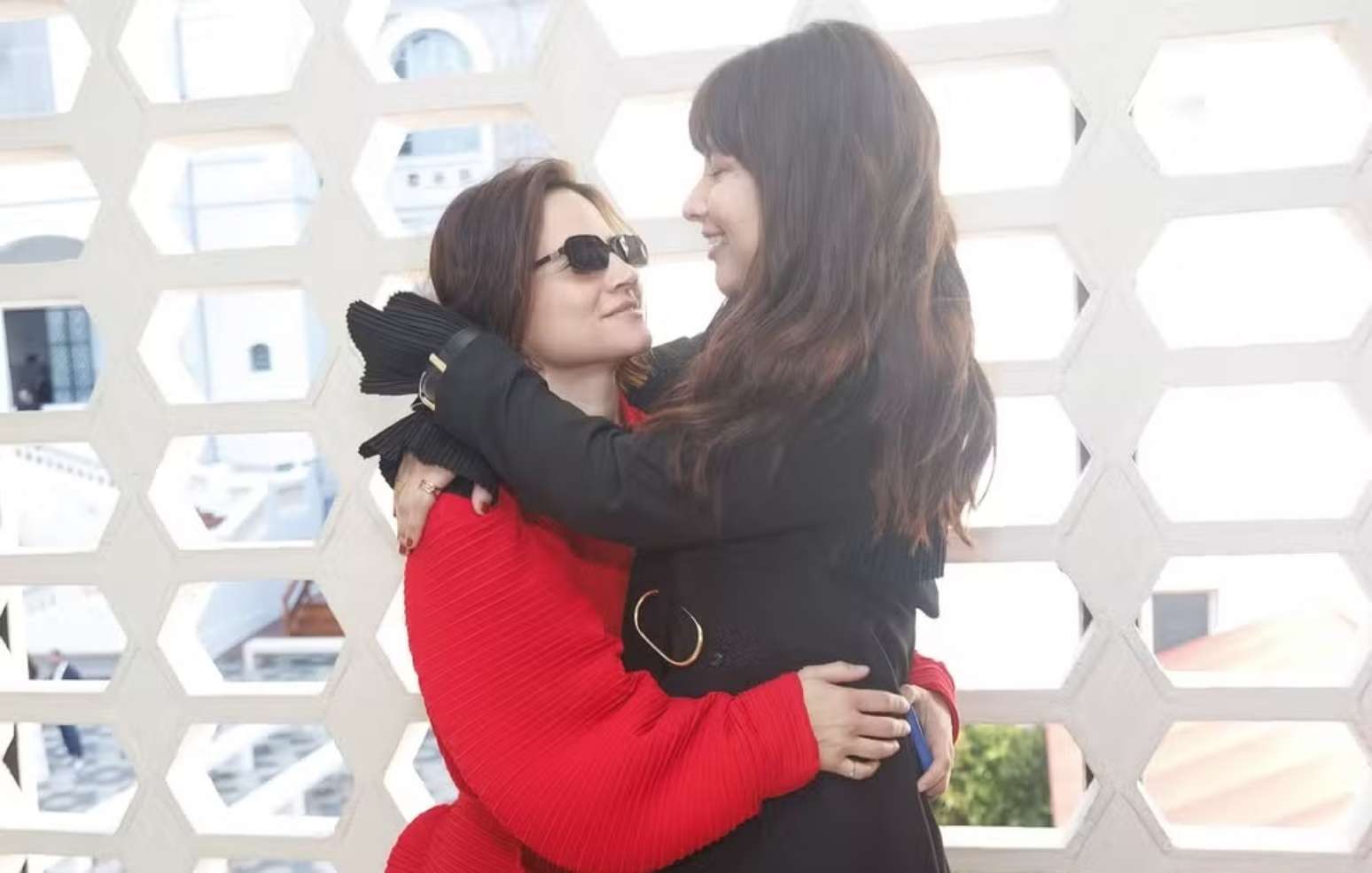 Bianca Comparato surpreende ao revelar fim de namoro com Rafaella Caniello