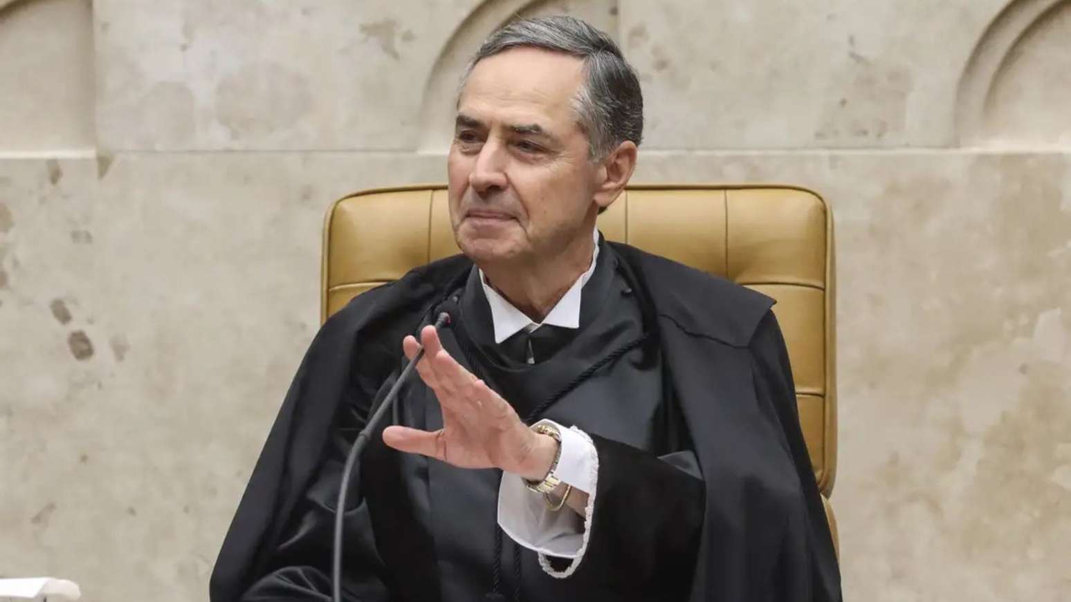 Ministro Luís Roberto Barroso anuncia aposentadoria do STF