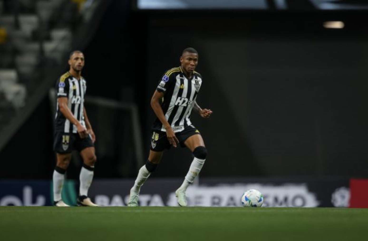 Com lesão na coluna, Patrick passa de quatro meses sem entrar em campo ...