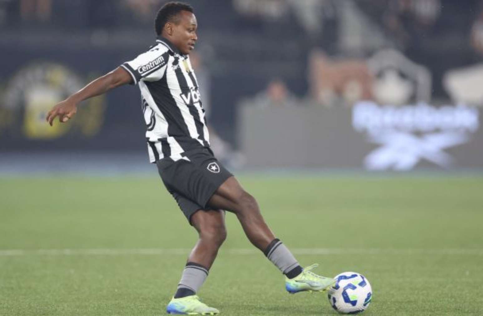 Nathan Fernandes se aproxima de retorno ao Botafogo