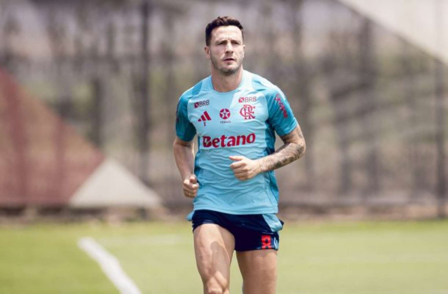 Saúl treina à parte em reapresentação do Flamengo