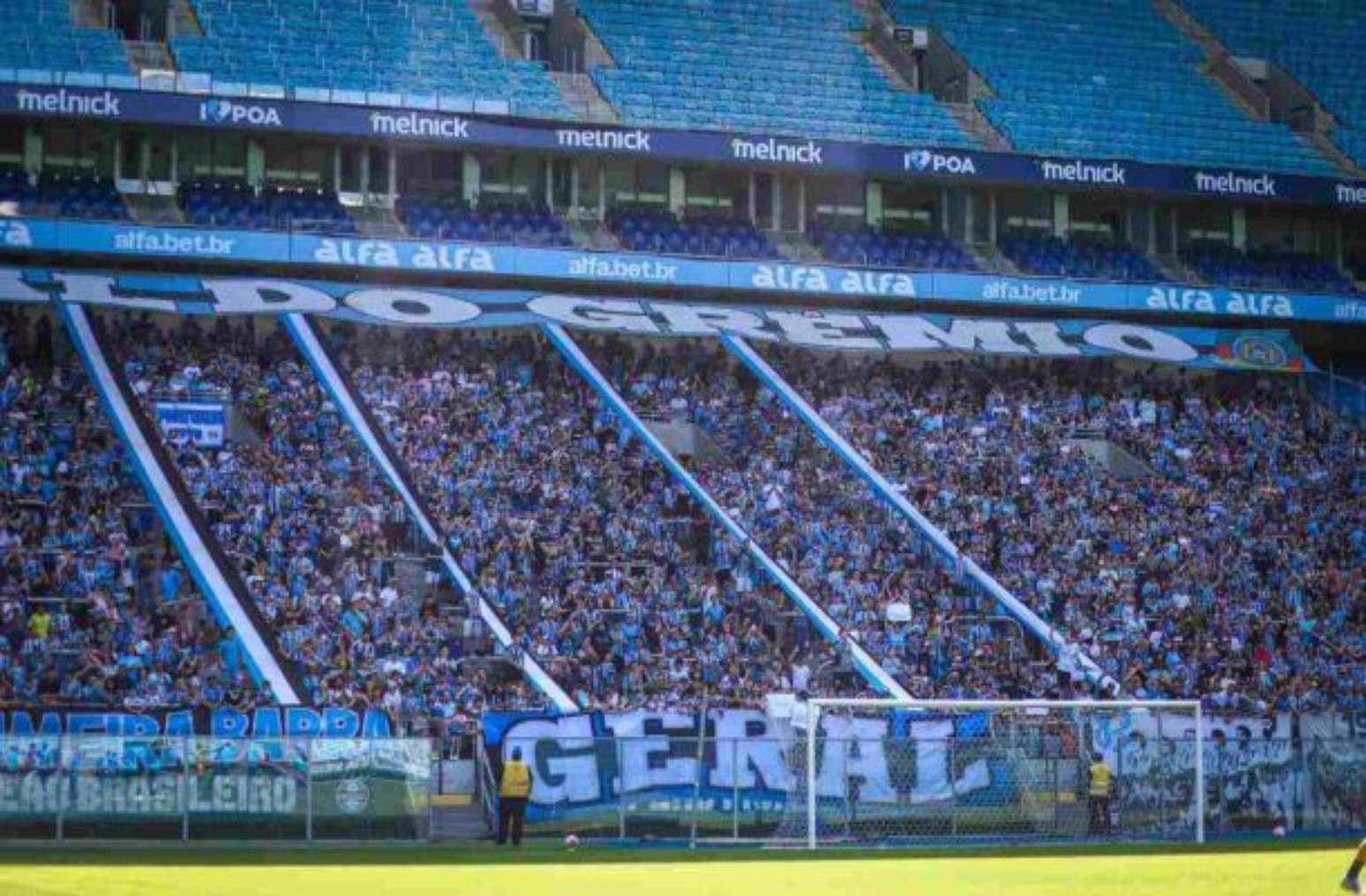 Grêmio domina e vence São Paulo no Brasileirão