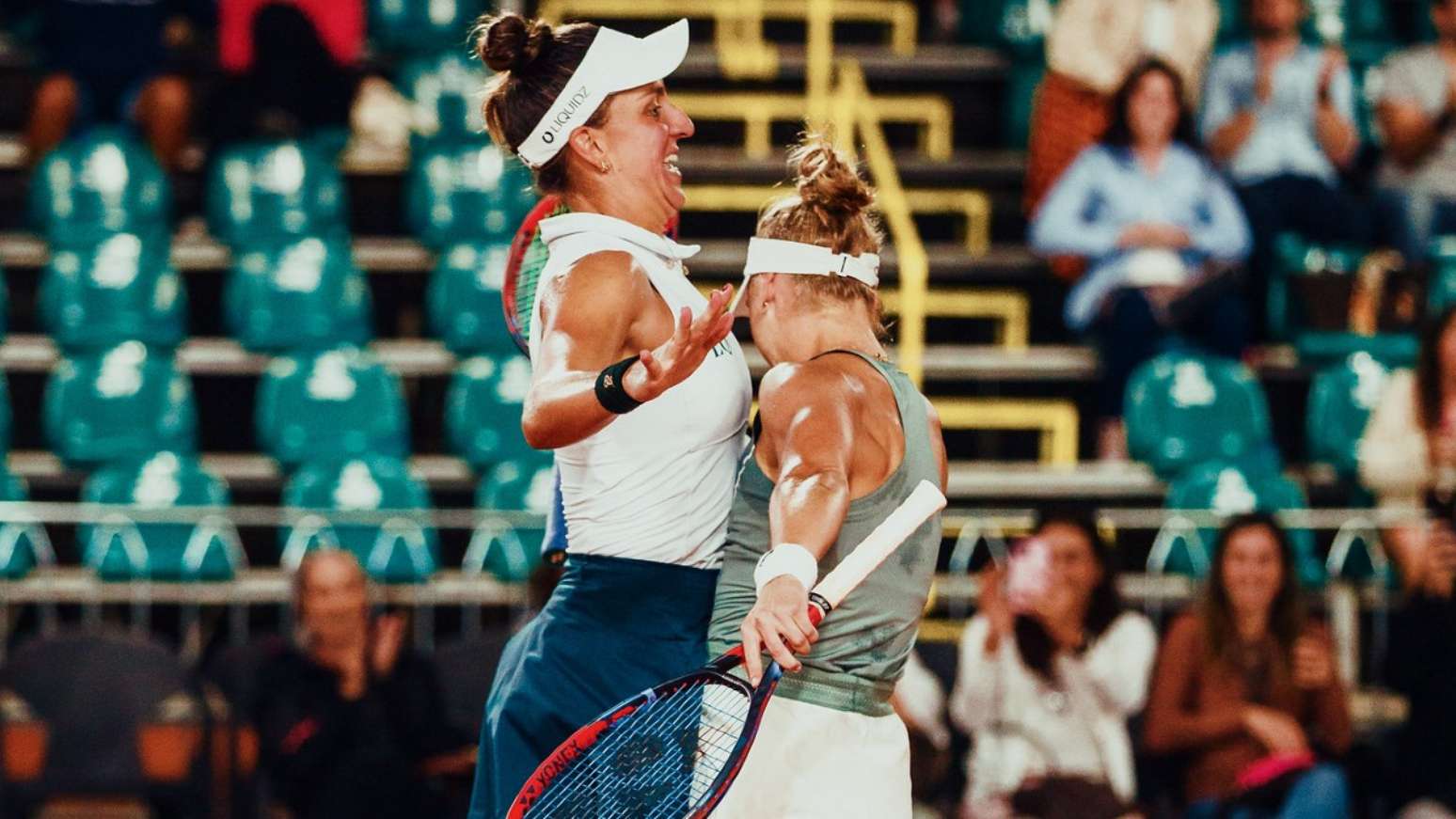 Ingrid Martins e Laura Pigossi vencem partida emocionante e buscam ...