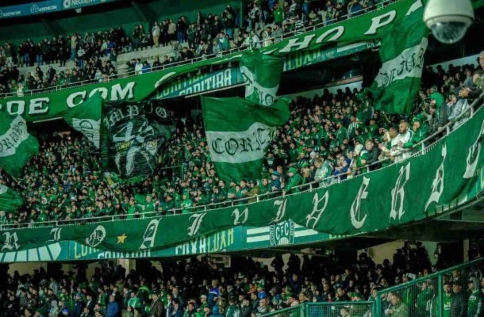 Coritiba lidera média de público na Série B do Brasileirão