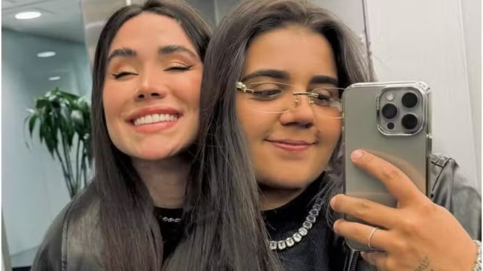 Acabou! Yasmin Santos anuncia fim do noivado com Maria Venture