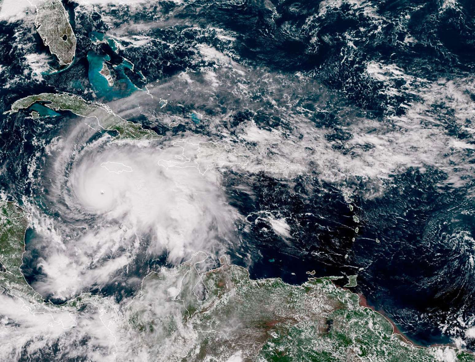Furacão Melissa ameaça Jamaica com ventos catastróficos de 280 km/h