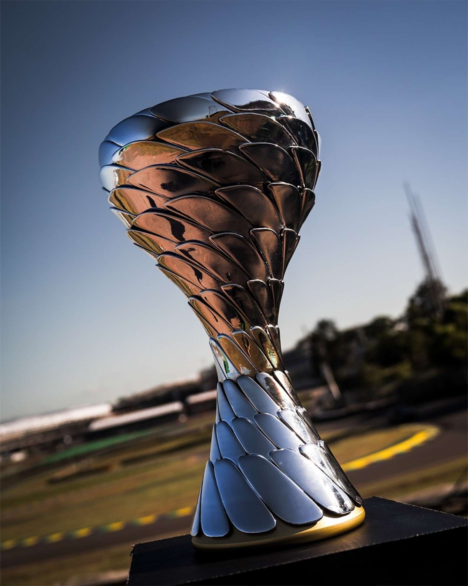 Brasil no topo do pódio: Troféu do GP de São Paulo 2025 exalta a paixão ...