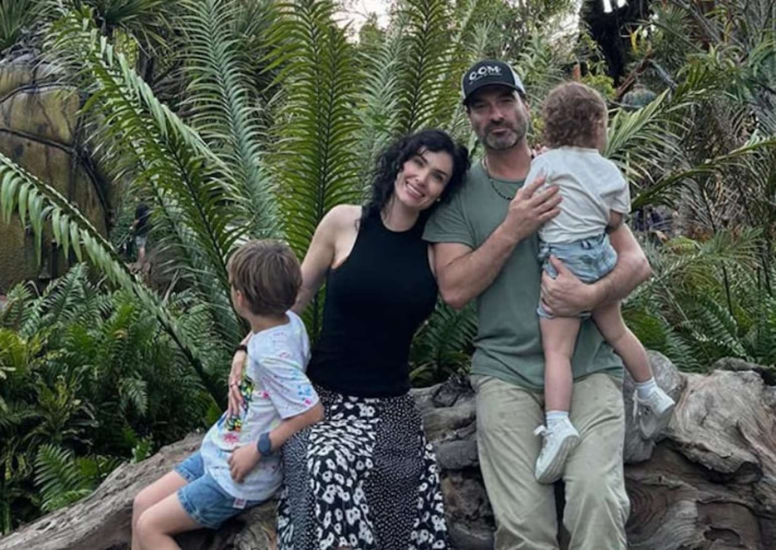 Ator de 'The Big Bang Theory' posta clique raro com os filhos e a ...