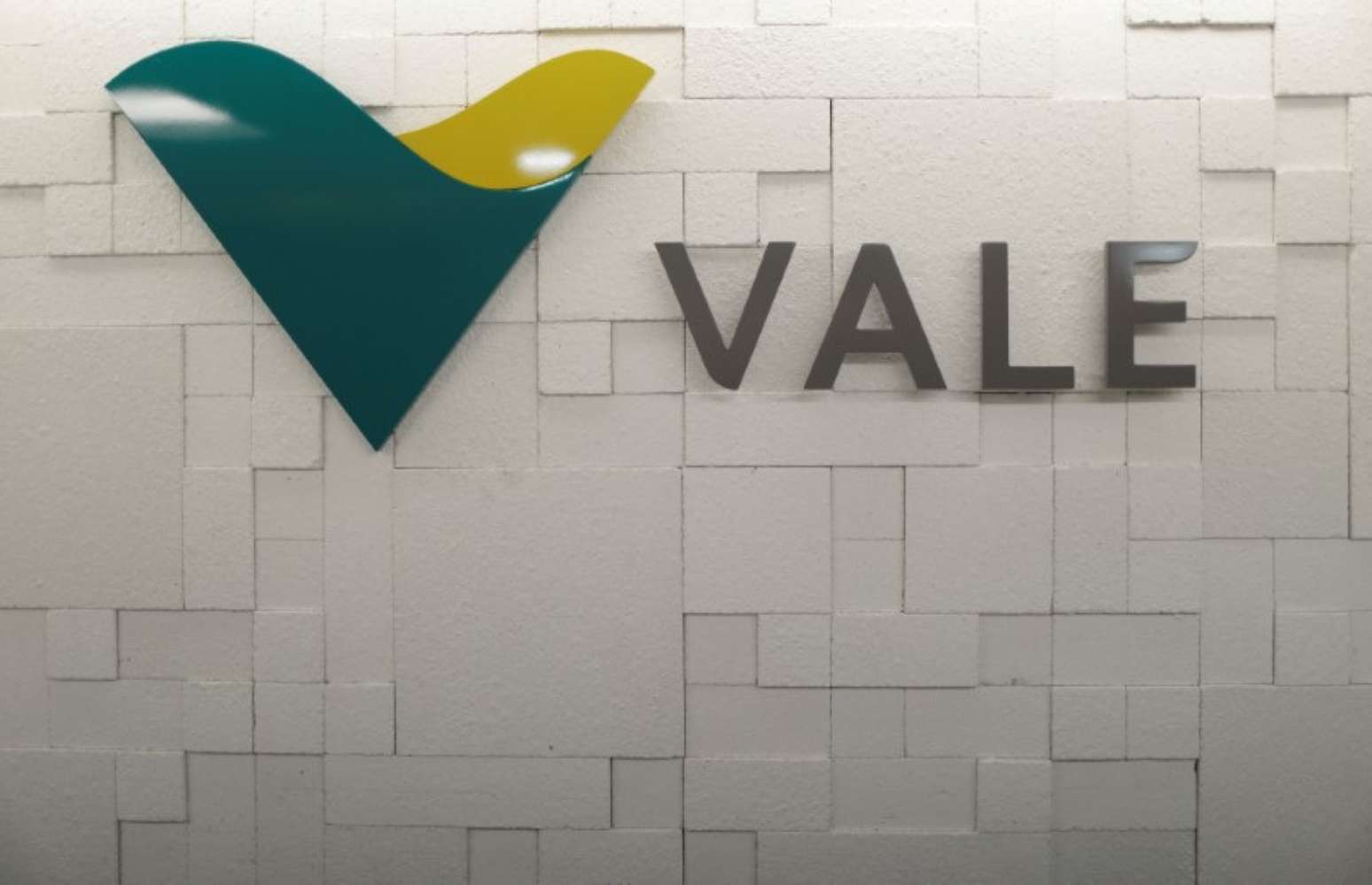 CFO da Vale diz ter visão otimista sobre relação com estatal chinesa de ...