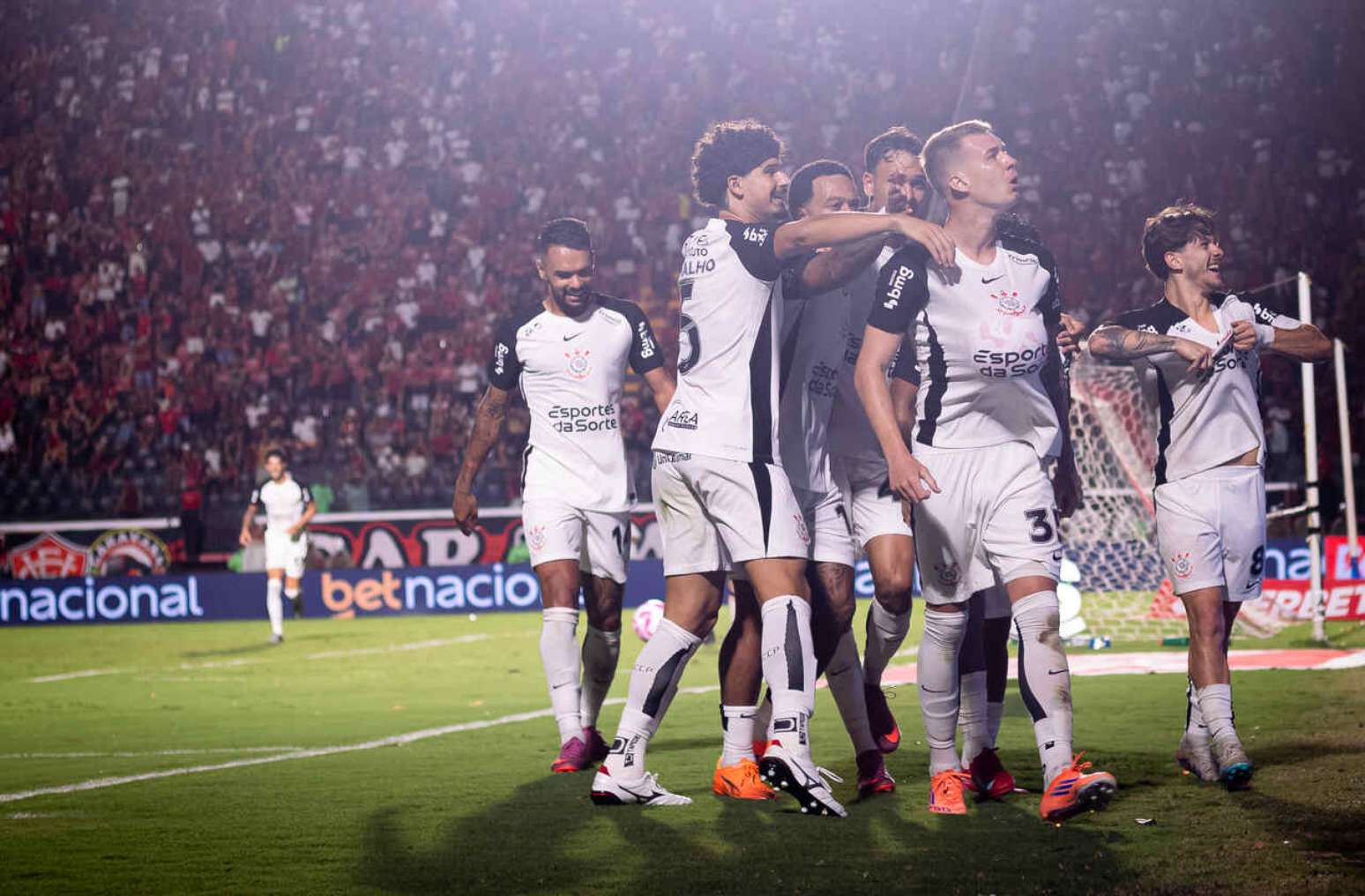 Corinthians x Grêmio: onde assistir, escalações e arbitragem