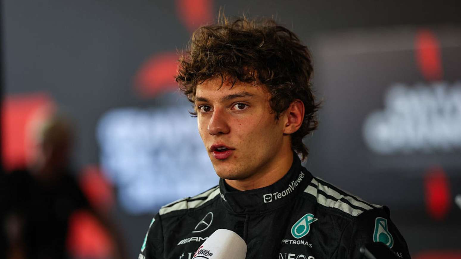 Antonelli visita túmulo de Ayrton Senna antes do GP do Brasil