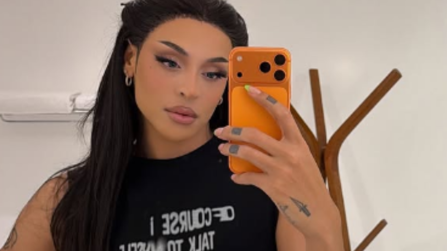 Pabllo Vittar aparece em cliques raros com a irmã gêmea; veja imagens