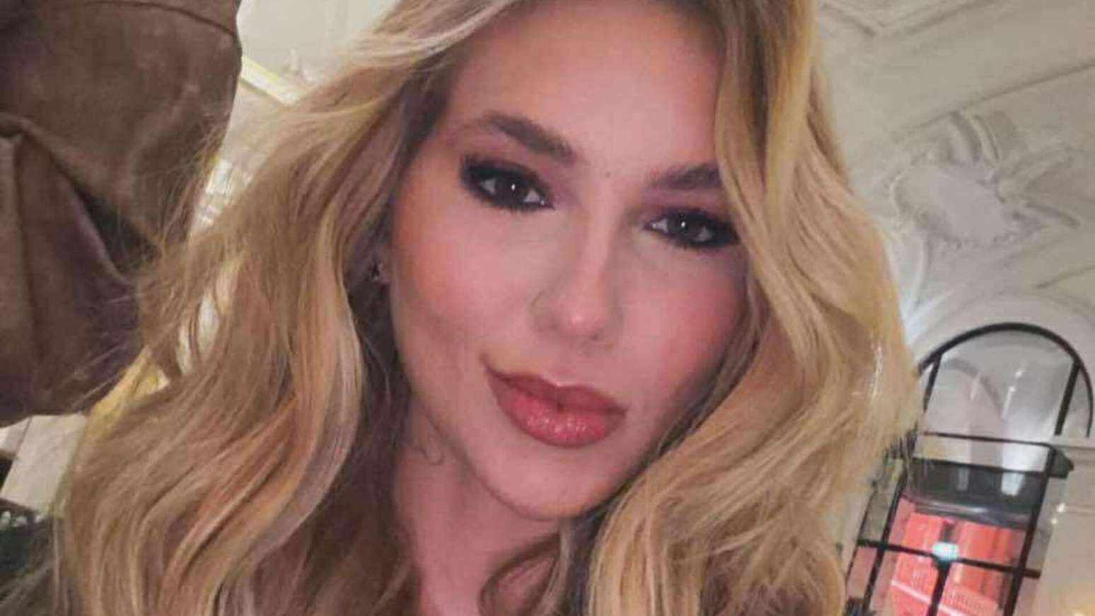 É REAL? Virginia é vista na Fórmula 1 e barriga da loira rouba a cena